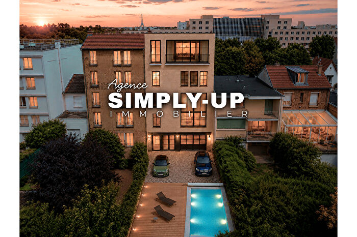 Maison 5 pièces à Suresnes, République, à vendre