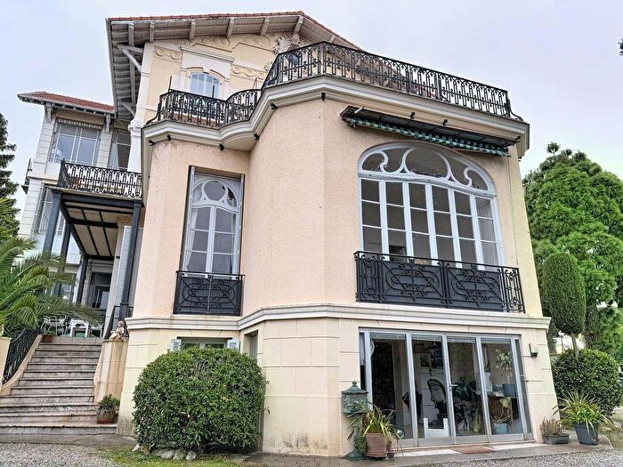 Appartement à louer - Baumettes, Nice - 3 pièces - 2 chambres