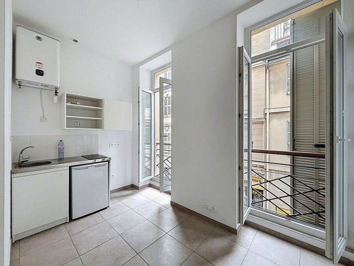 Castellane, Marseille 6ème arrondissement : Appartement 1 pièce à louer