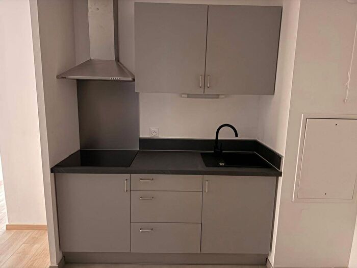 Appartement à louer - Cheminots-Acacias-Faubourg de Lille, Valenciennes - 3 pièces - 2 chambres