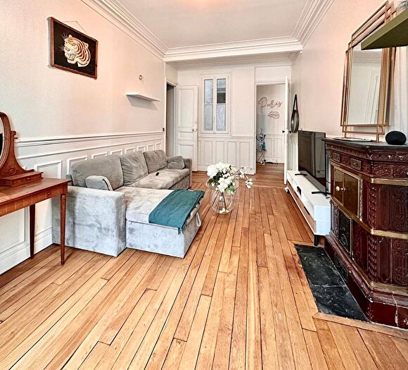 Appartement à louer - Goutte dOr-Château Rouge, Paris ème arrondissement - 2 pièces - 1 chambre