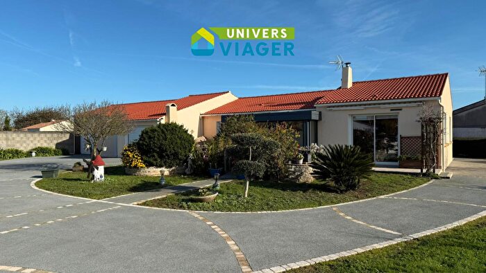 Maison à vendre - Saint-Vincent-sur-Jard - 4 pièces - 3 chambres