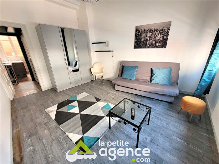 Appartement à louer - Montluçon, Centre-ville, Les Forges - 1 pièce