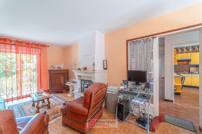 Châteauneuf-sur-Charente : Maison 14 pièces à vendre