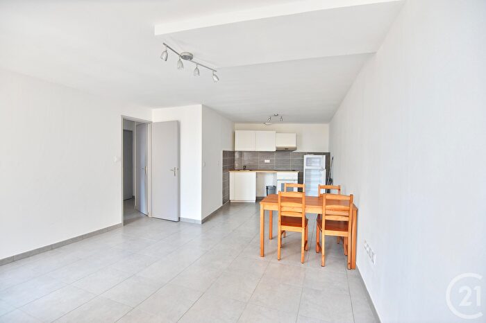 Appartement à louer - Romans-sur-Isère, Centre-ville - 2 pièces - 1 chambre