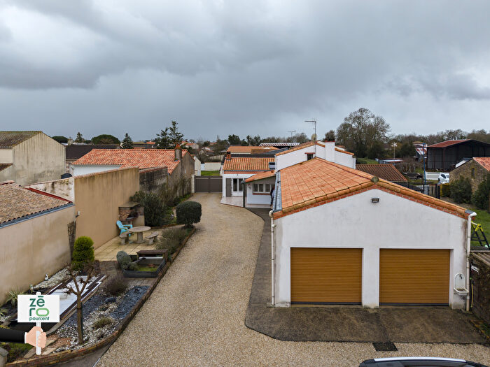 Maison à vendre - Grues - 6 pièces - 3 chambres