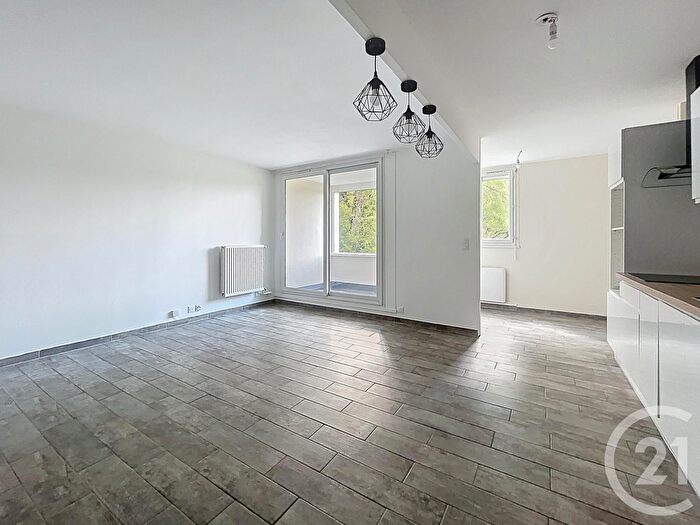 Saran, Centre-ville, Bois Joly, La Chiperie : Appartement 4 pièces à vendre