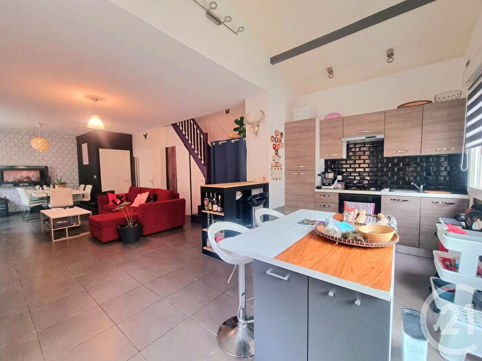 Maisons à vendre et appartements à louer - 1