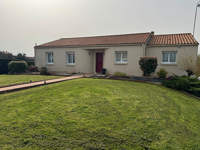 Maison à vendre - Sainte-Hermine - 4 pièces - 3 chambres