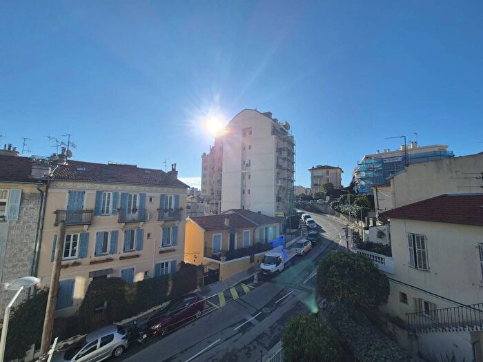 Appartement à louer - Libération, Nice - 2 pièces - 1 chambre