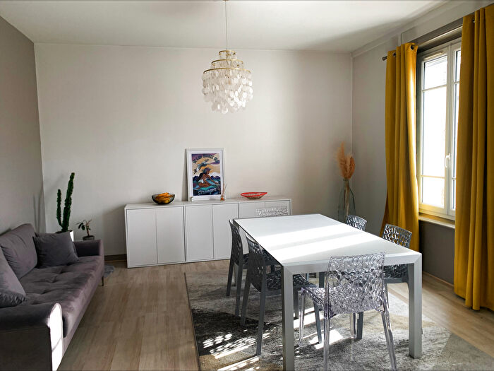 Maison à louer - Saint-Just-Saint-Rambert, Saint-Rambert - 5 pièces - 4 chambres