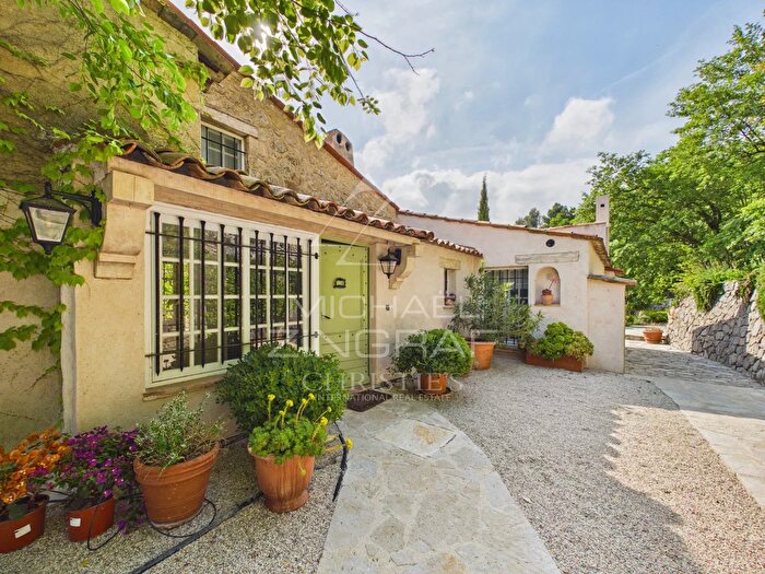 Tourrettes-sur-Loup : Maison 9 pièces à vendre