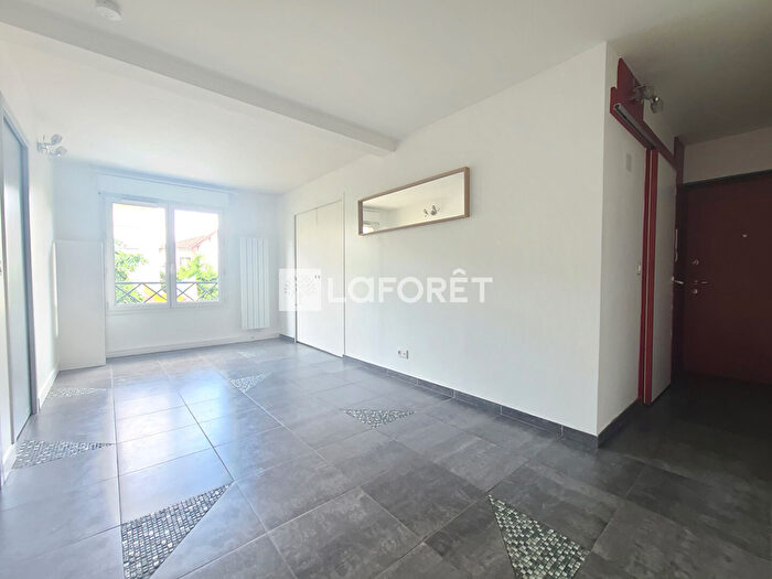 Appartement à louer - Maisons-Alfort, Charentonneau - 2 pièces - 1 chambre