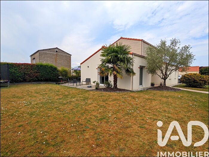 Maison à louer - La Chapelle-Heulin - 6 pièces - 5 chambres