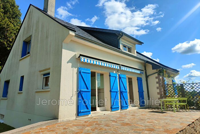Maison à vendre - Égletons - 6 pièces - 5 chambres