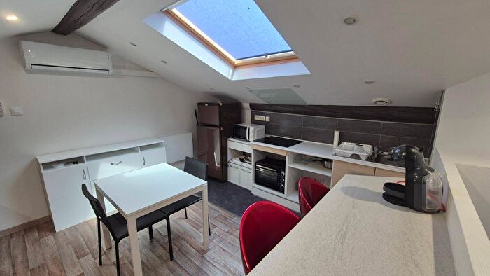 Saint Fiacre-Trois Maisons, Nancy - Appartement 2 pièces à louer