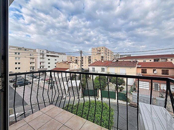 Centre Ville, Perpignan : Appartement 2 pièces à louer