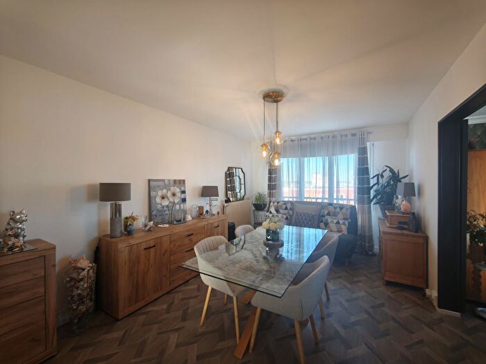 Appartement à vendre - Armentières - 3 pièces - 2 chambres