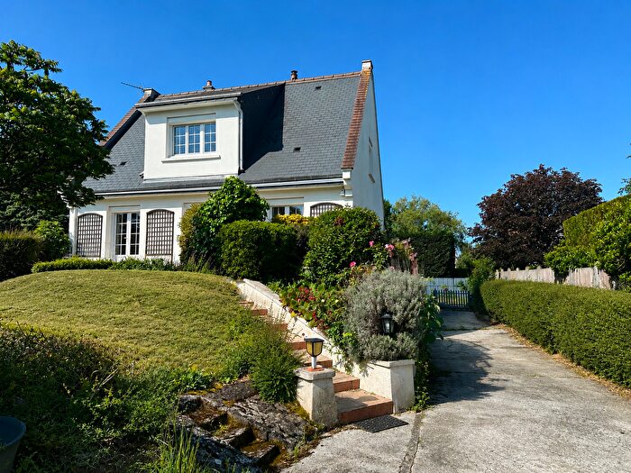 Maison 4 pièces à vendre à Saint-Cyr-sur-Loire, République, Fosses Boissées, Hôtel de ville