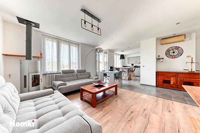 Appartement 4 pièces à Saint-Priest, Centre-ville, à vendre