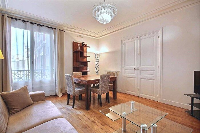 Appartement à louer - Courcelles-Wagram, Paris ème arrondissement - 2 pièces - 2 chambres