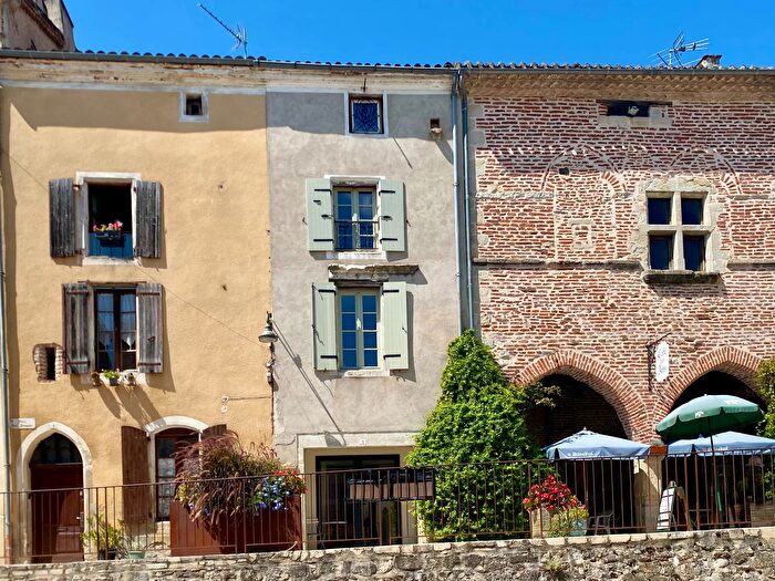 Maison 10 pièces à Penne-d'Agenais, à vendre