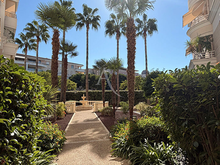 Appartement 4 pièces à Cagnes-sur-Mer, Centre-ville, à vendre