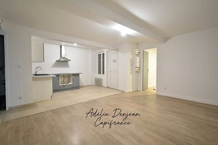 Appartement à louer - Laon Zola-Neufchâtel-Orgeval, Reims - 3 pièces - 2 chambres