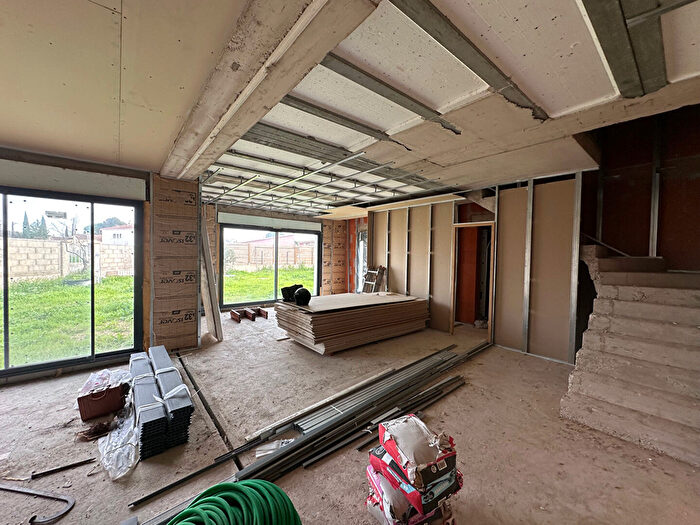 Maison à vendre - Saint-Martin-de-Crau - 3 pièces - 2 chambres