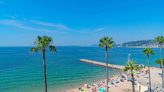 Appartement à vendre - Antibes, Juan-les-Pins, Le Cap - 4 pièces - 3 chambres