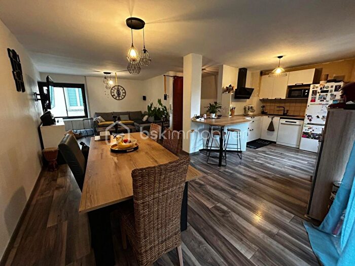 Maison à vendre - Saint-Georges-de-Luzençon - 4 pièces - 3 chambres