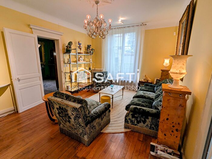 Maison à vendre - Cosne-Cours-sur-Loire - 5 pièces - 4 chambres