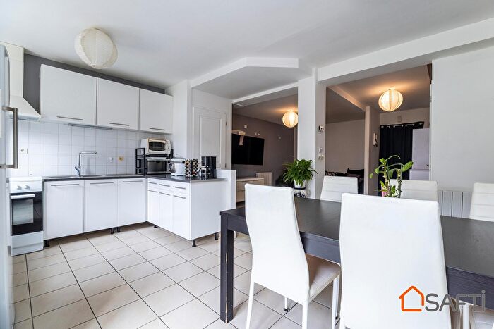 Maison à vendre - Saint-Just-en-Chaussée - 4 pièces - 3 chambres