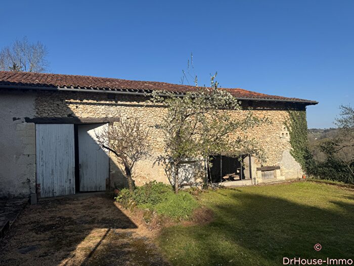 Maison 5 pièces à Saint-Aquilin, à vendre