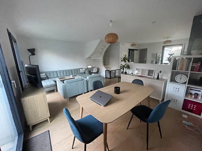 Rueil-Malmaison, Richelieu, Chataigneraie : Maison 6 pièces à louer