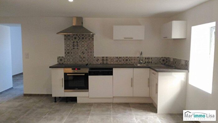 Saint-Geniès-de-Comolas : Appartement 5 pièces à louer