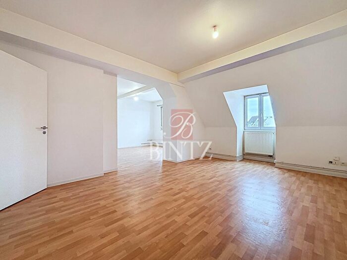 Appartement à louer - Strasbourg, Neudorf, Saint-Urbain, Landsberg - 5 pièces - 3 chambres