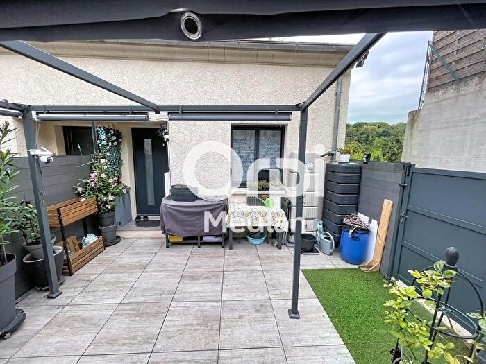 Oinville-sur-Montcient : Appartement 4 pièces à vendre
