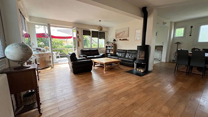 Maison 7 pièces à Les Clayes-sous-Bois, Centre-ville, à vendre