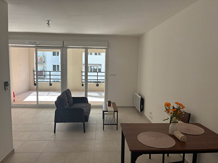 Appartement 2 pièces à Marseille 5ème, Saint-Pierre, à louer
