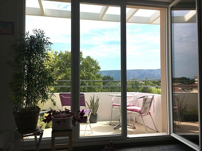 Appartement à louer - Dr Ayme, Cavaillon - 2 pièces - 1 chambre