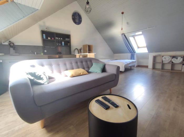 Fougères, Paron, Orières, Ecartelée, Bonabry : Appartement 1 pièce à louer
