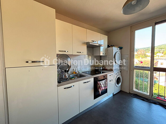 Appartement 4 pièces à Saint-Haon-le-Châtel, à louer