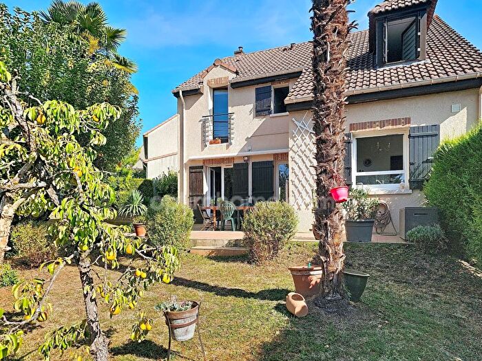 Chanteloup-les-Vignes : Maison 6 pièces à vendre