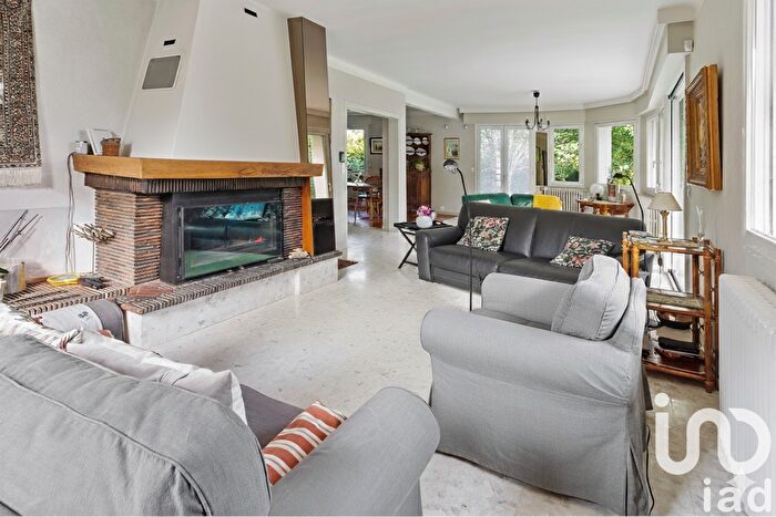 Maison à vendre - Saint-Étienne-de-Montluc - 8 pièces - 6 chambres