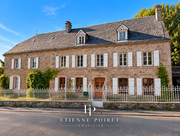 Marcillac-la-Croisille - Maison 12 pièces à vendre