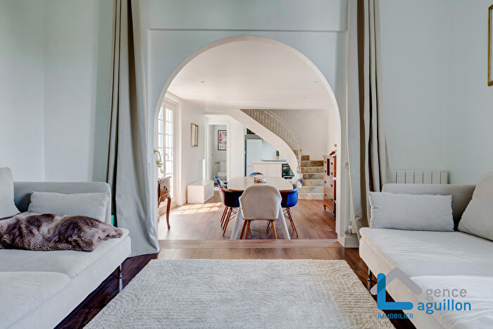 Appartement à vendre - Hendaye, Gare, Joncaux - 5 pièces - 3 chambres