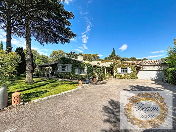 Maison 8 pièces à Nîmes, à vendre