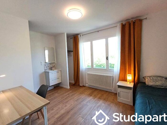 Appartement à louer - Champignol, Saint-Maur-des-Fossés - 1 pièce - 4 chambres