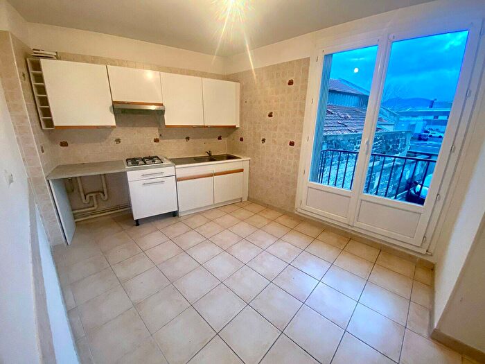 Charras, Clermont-Ferrand - Appartement 2 pièces à louer